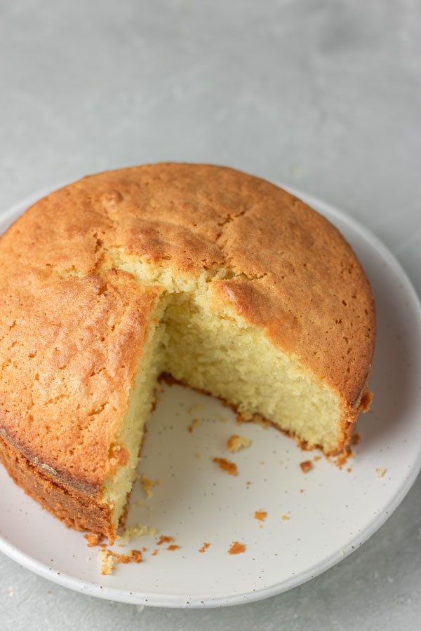 How to bake a vanilla cake: moist and fluffy cake recipe - NaijahFresh